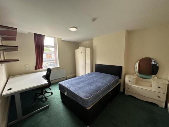5 bedroom property for rent in South Grove, £170pppw inc bills, M13