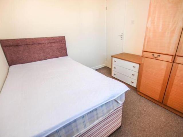 5 bedroom property for rent in St. Leonards Road, Bournemouth, BH8
