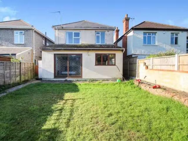 5 bedroom property for rent in Victoria Park Road, Bournemouth.