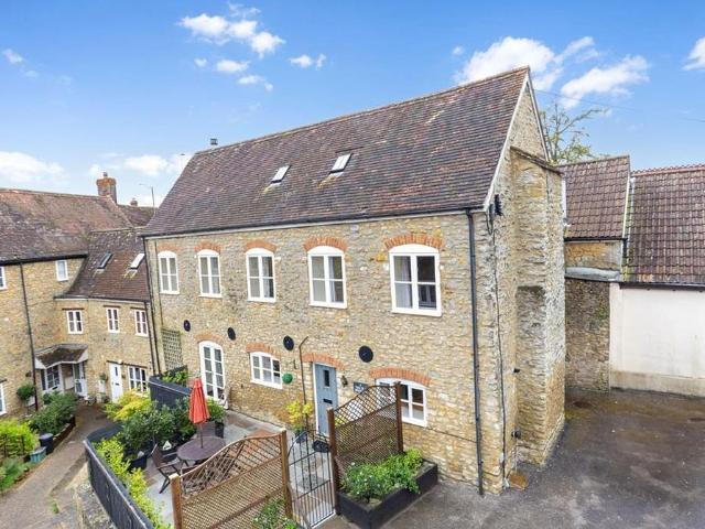 5 bedroom property for sale