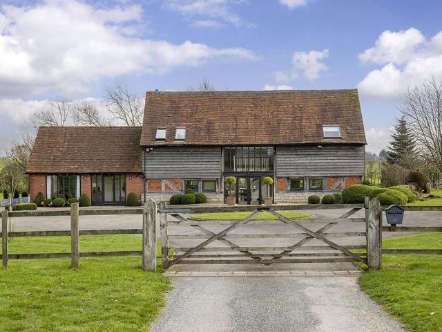 5 bedroom detached house for sale