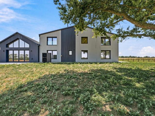 5 bedroom property for sale