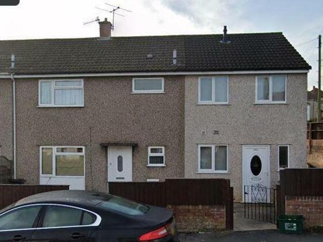 5 Bedroom Property For Sale In Kingswood