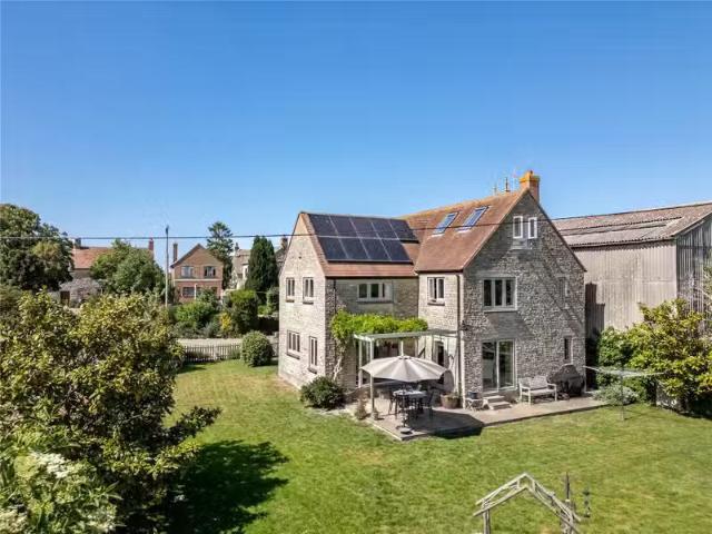 5 bedroom property for sale in High Street, Charlton on Otmoor.