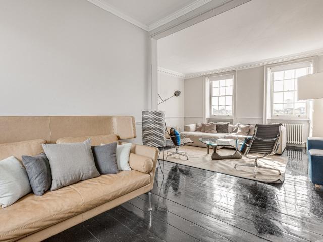 5 bedroom property in Cheyne Walk, London, SW10 £14,000 pcm | Chestertons