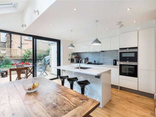 5 bedroom property in Balfern Street, London, SW11 £4,950 pcm | Chestertons