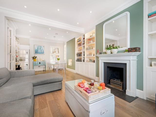 5 bedroom property in Burnaby Street, Chelsea, London, SW10 £8,000 pcm | Chestertons