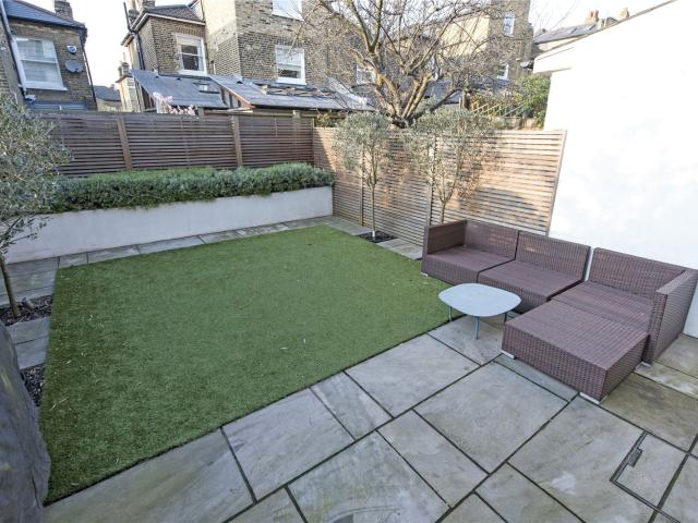 5 bedroom property in Kelmscott Road, London, SW11 £6,200 pcm | Rampton Baseley