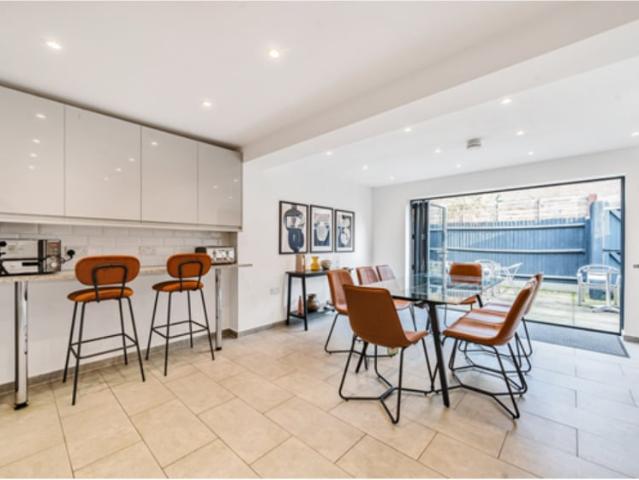 5 bedroom property in Outram Place, Islington, London, N1 £8,000 pcm | Chestertons