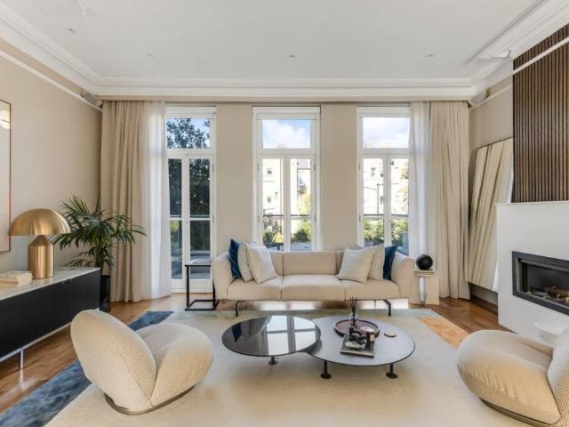5 bedroom property in Primrose Gardens, London, NW3 £16,466 pcm | Chestertons