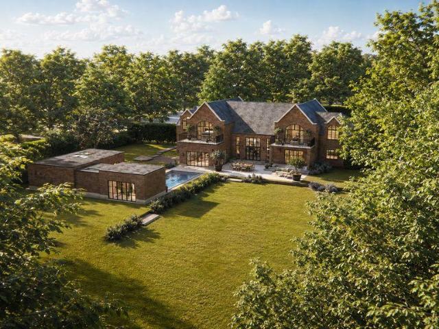 5 bedroom property with land for sale