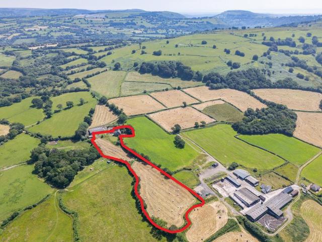 5 bedroom property with land for sale