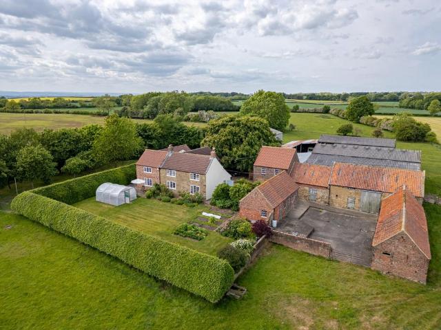 5 bedroom property with land for sale