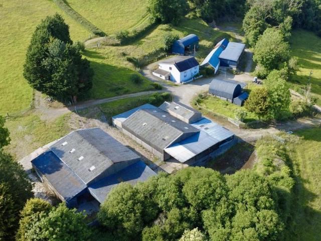 5 bedroom property with land for sale