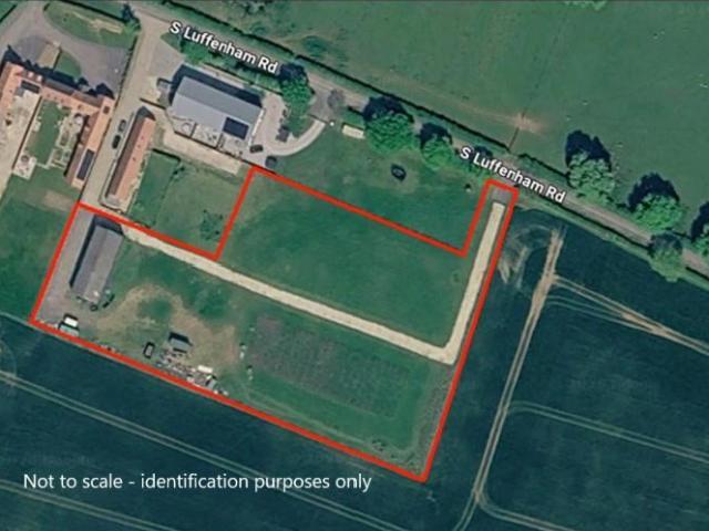 5 bedroom property with land for sale