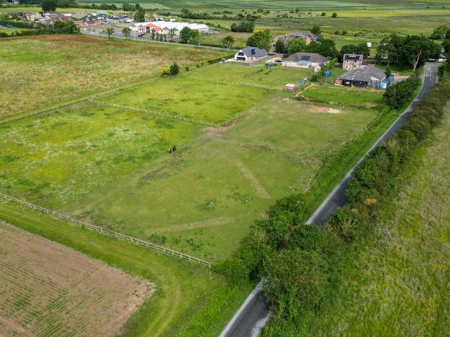 5 bedroom property with land for sale