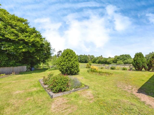 5 bedroom property with land for sale