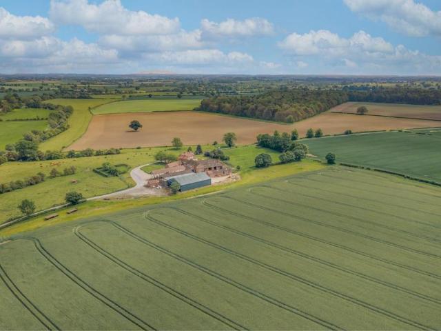 5 bedroom property with land for sale