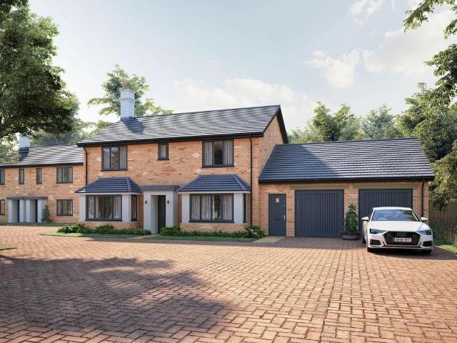 5 bedroom property with land for sale