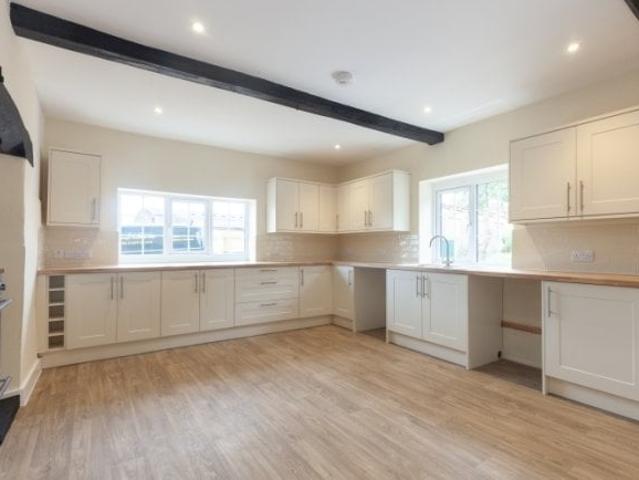 5 bedroom property to let in Calvert Road, Middle Claydon £2,850 pcm