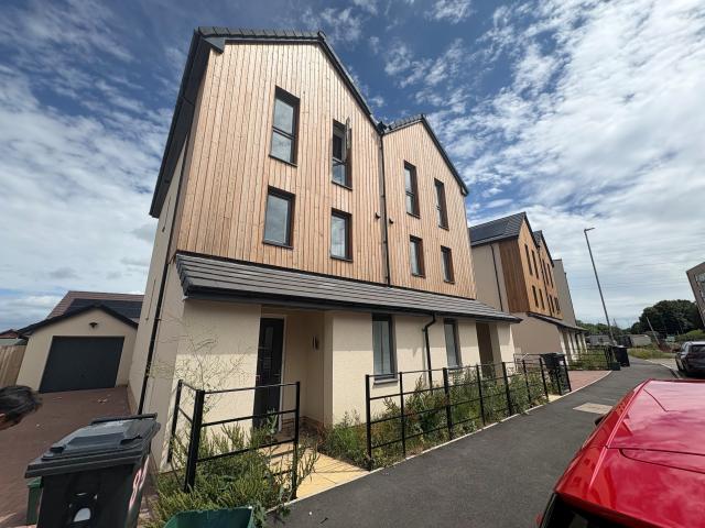 5 bedroom property to let in Clover Way, Stoke Gifford £3,500 pcm