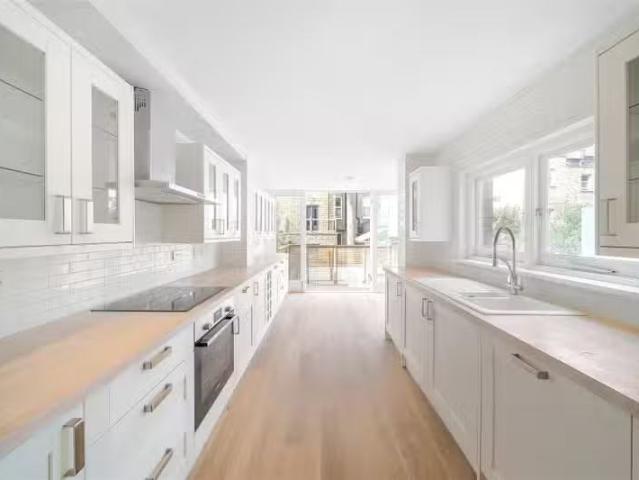 5 bedroom property to let in Coverdale Road, Shepherds Bush, L.