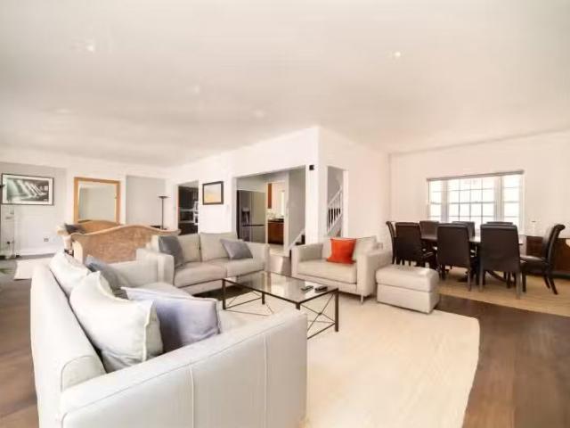 5 bedroom property to let in Eaton Mews North, London, SW1X.