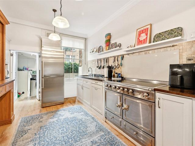 5 bedroom property to let in Ebury Street, London, SW1W £2,500 pw