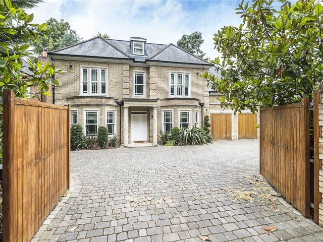 5 bedroom property to let in Fairmile Lane, Cobham, Surrey, KT11 £9,000 pcm
