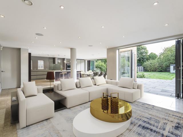 5 bedroom property to let in Grove End Lane, Esher, Surrey, KT10 £7,750 pcm