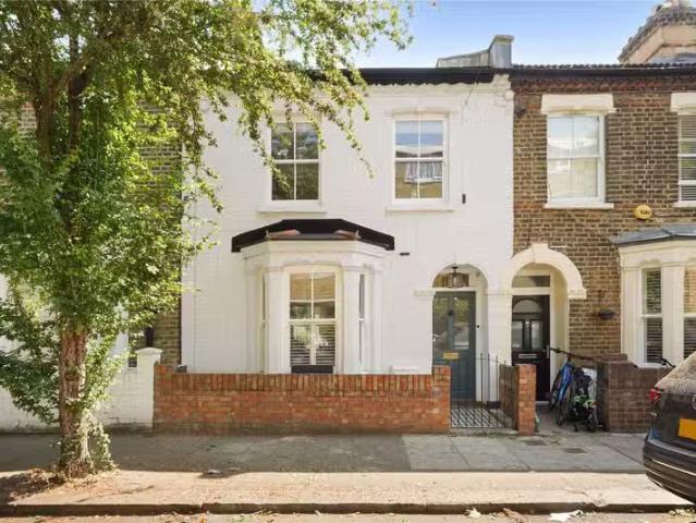 5 bedroom property to let in Trott Street, London, SW11 £5,4.