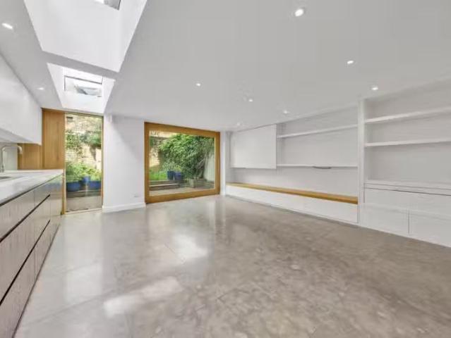 5 bedroom property to let in Ulysses Road, London, NW6 £6,75.