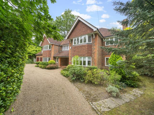 5 bedroom property to let in Woodside Road, Cobham, Surrey, KT11 £8,500 pcm
