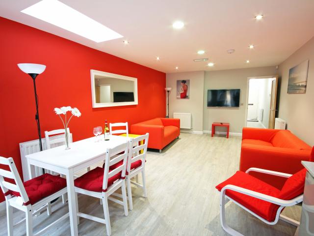 5 bedroom property to let in 151 HUBERT ROAD £655 pw
