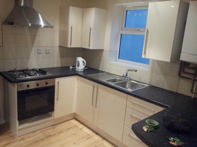 5 bedroom property to let in 17 TEIGNMOUTH ROAD £500 pw