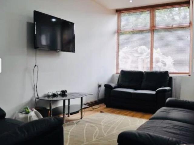 5 bedroom property to let in 185 HEELEY ROAD £675 pw