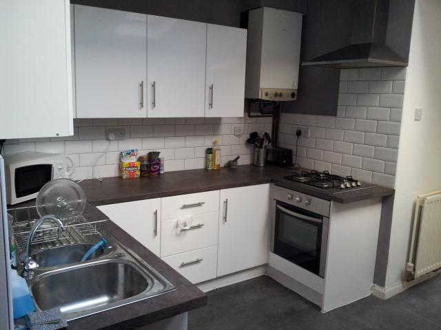 5 bedroom property to let in 265 TIVERTON ROAD £525 pw