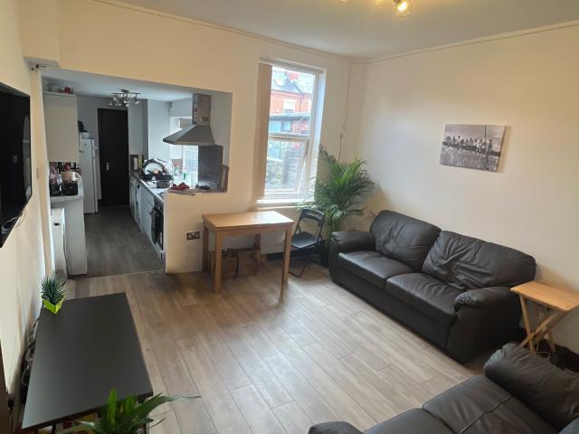 5 bedroom property to let in 45 HUBERT ROAD £610 pw