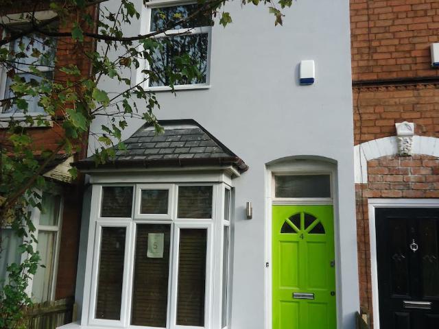 5 bedroom property to let in 4 NEWTON GROVE £690 pw