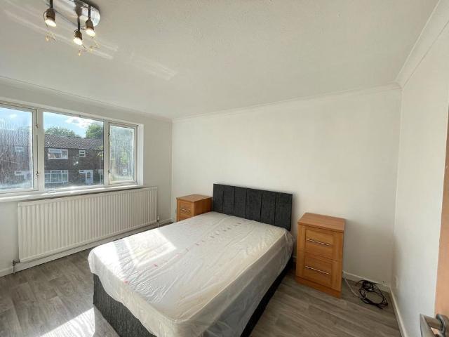 5 bedroom property to rent