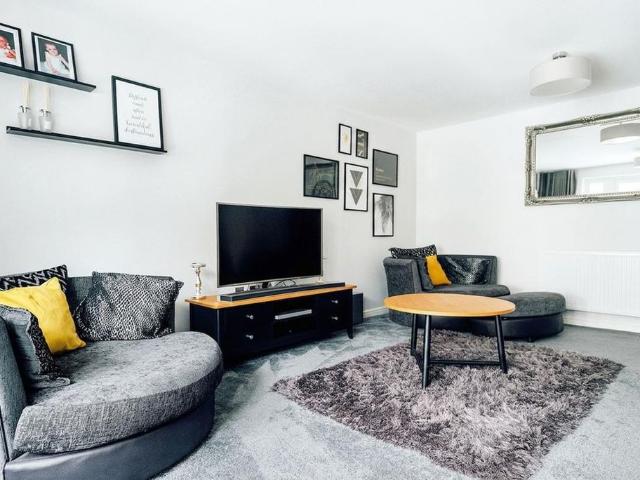 5 bedroom property to rent