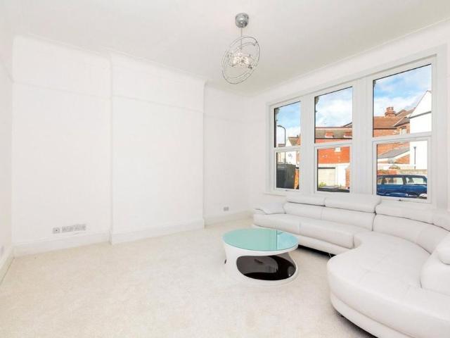 5 bedroom property to rent