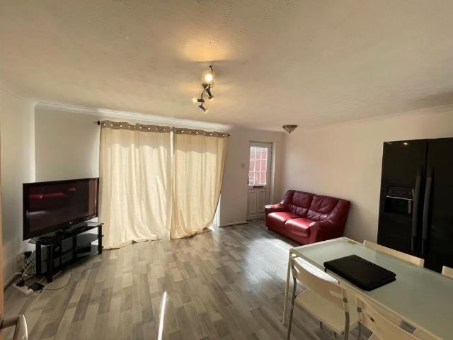 5 bedroom property to rent