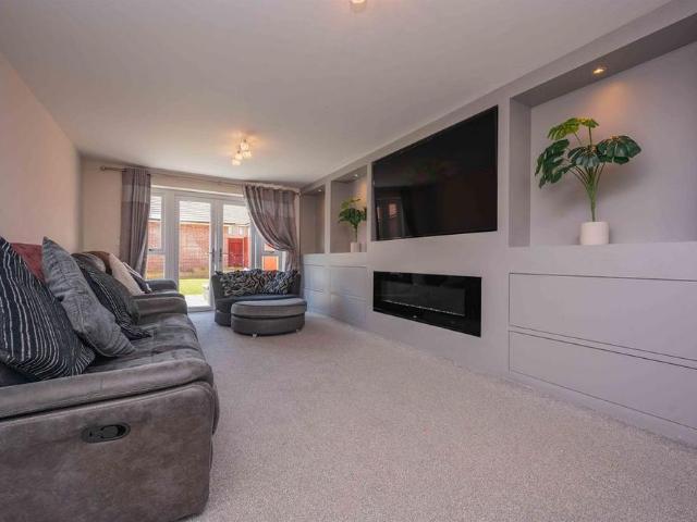 5 bedroom property to rent