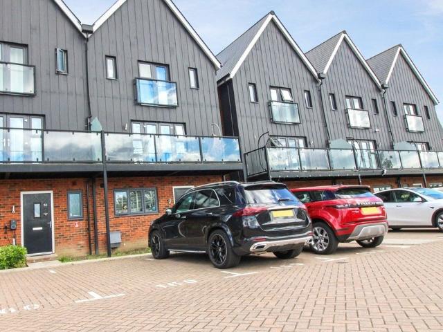 5 bedroom property to rent