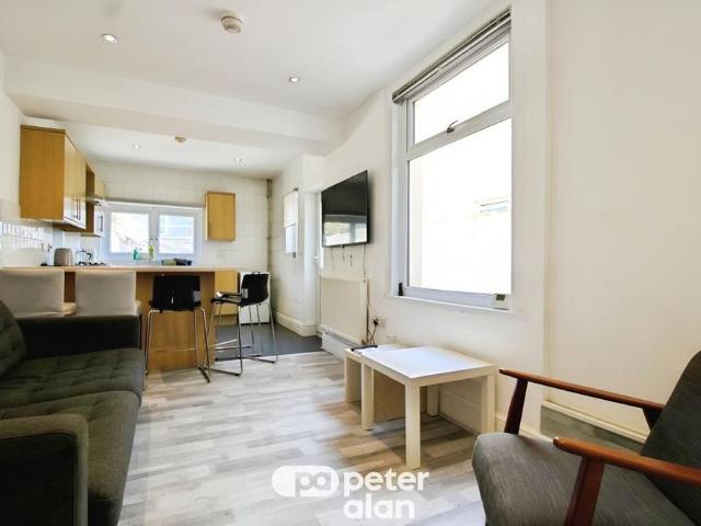 5 bedroom property to rent