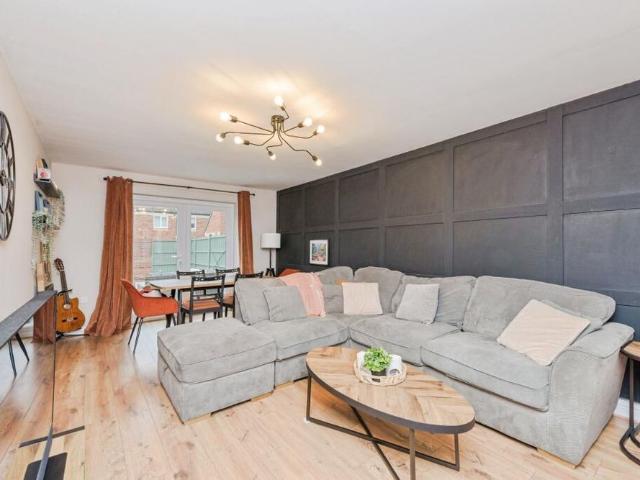 5 bedroom property to rent