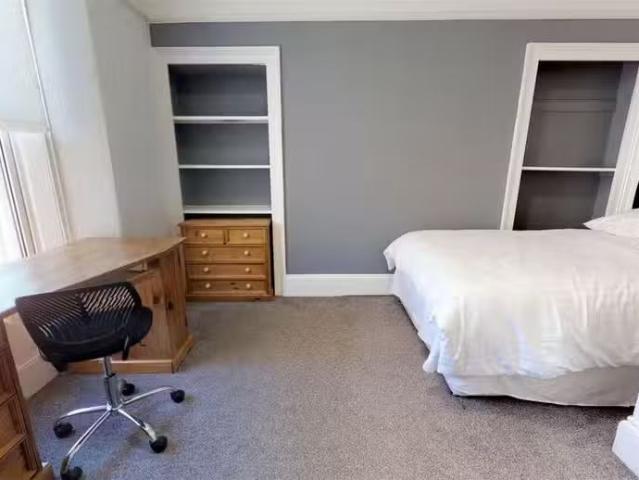5 bedroom Property to rent, Hill Park Crescent, Plymouth, PL4.