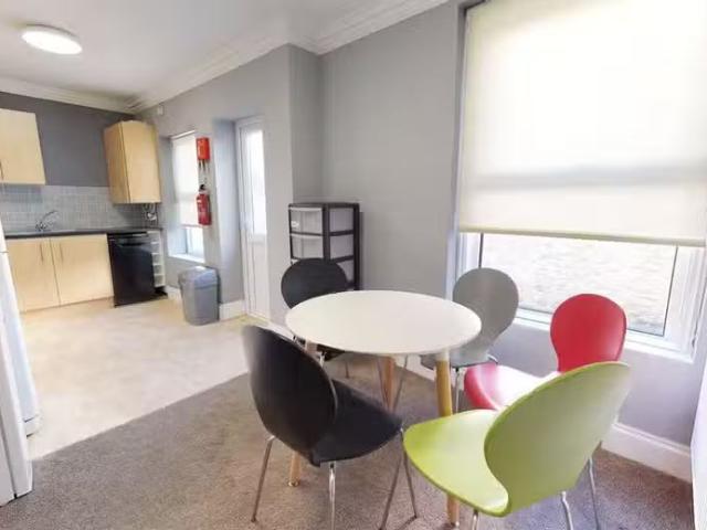 5 bedroom Property to rent, Hill Park Crescent, Plymouth, PL4.