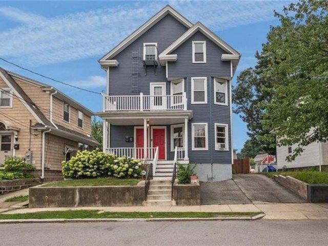 5 bedroom, Providence RI 02907 104853004